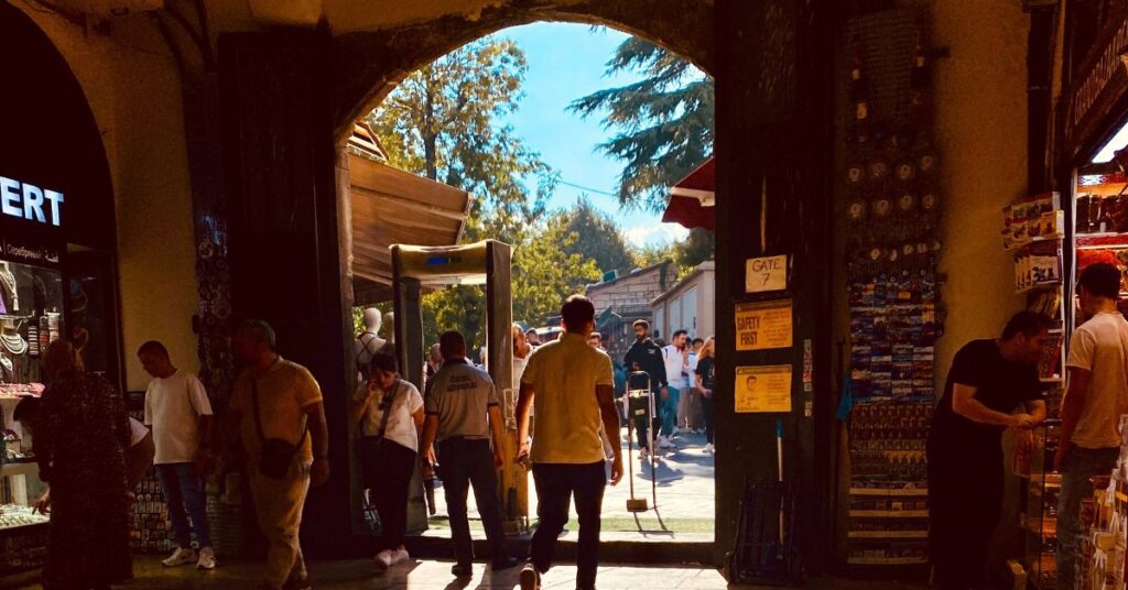 Istanbul’s Bazaars & Markets: Your Ultimate Guide to the Grand Bazaar ...