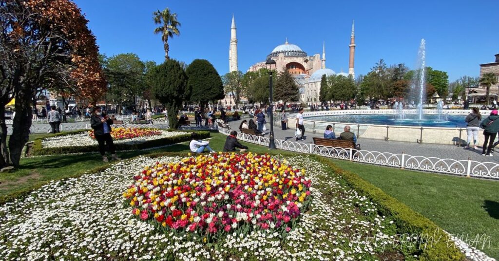 Top Attractions in Istanbul: Explore Iconic Sites Like Hagia Sophia ...
